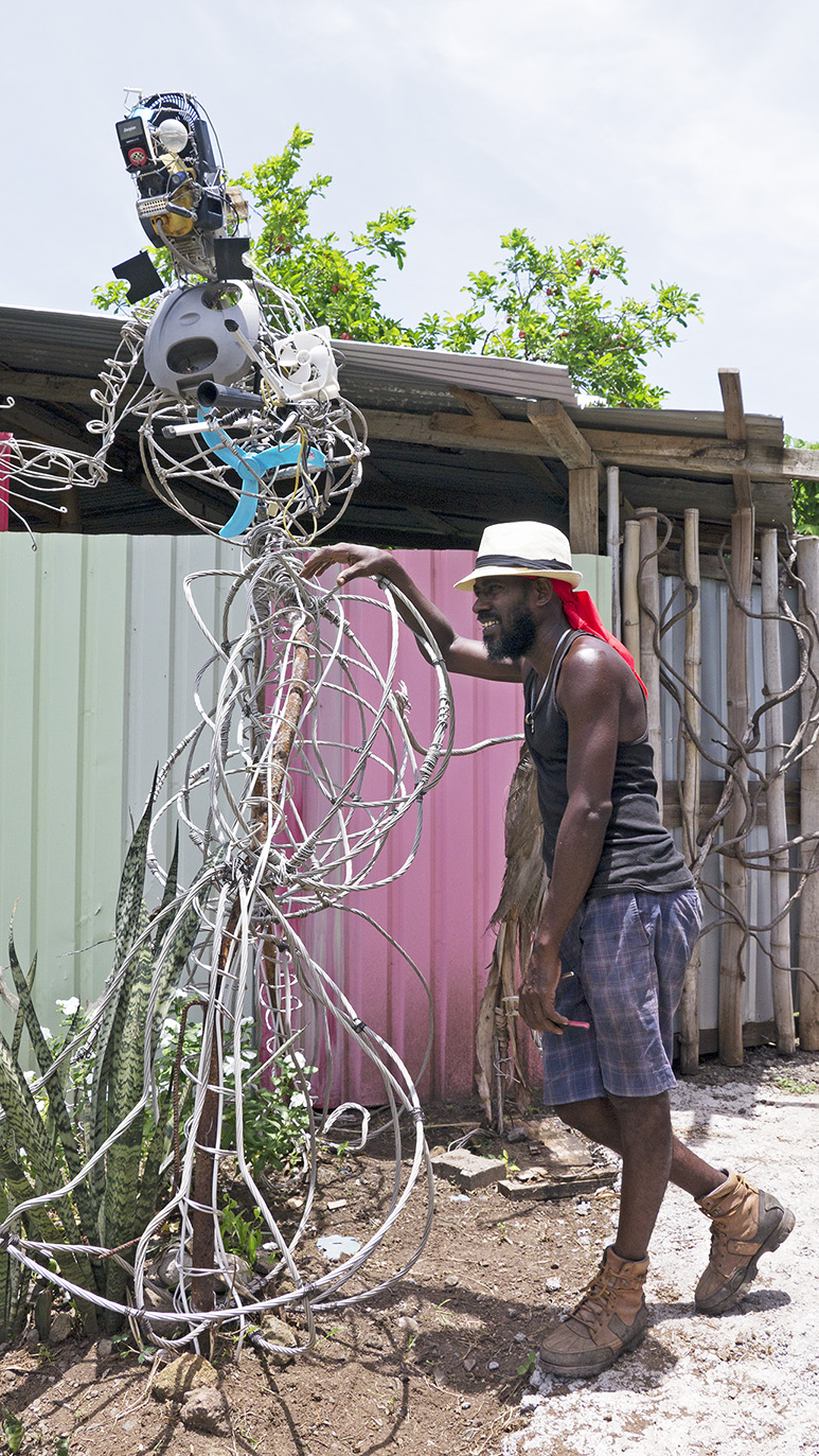 Artist Godfrey Luke - Laluna Boutique Hotel & Villas