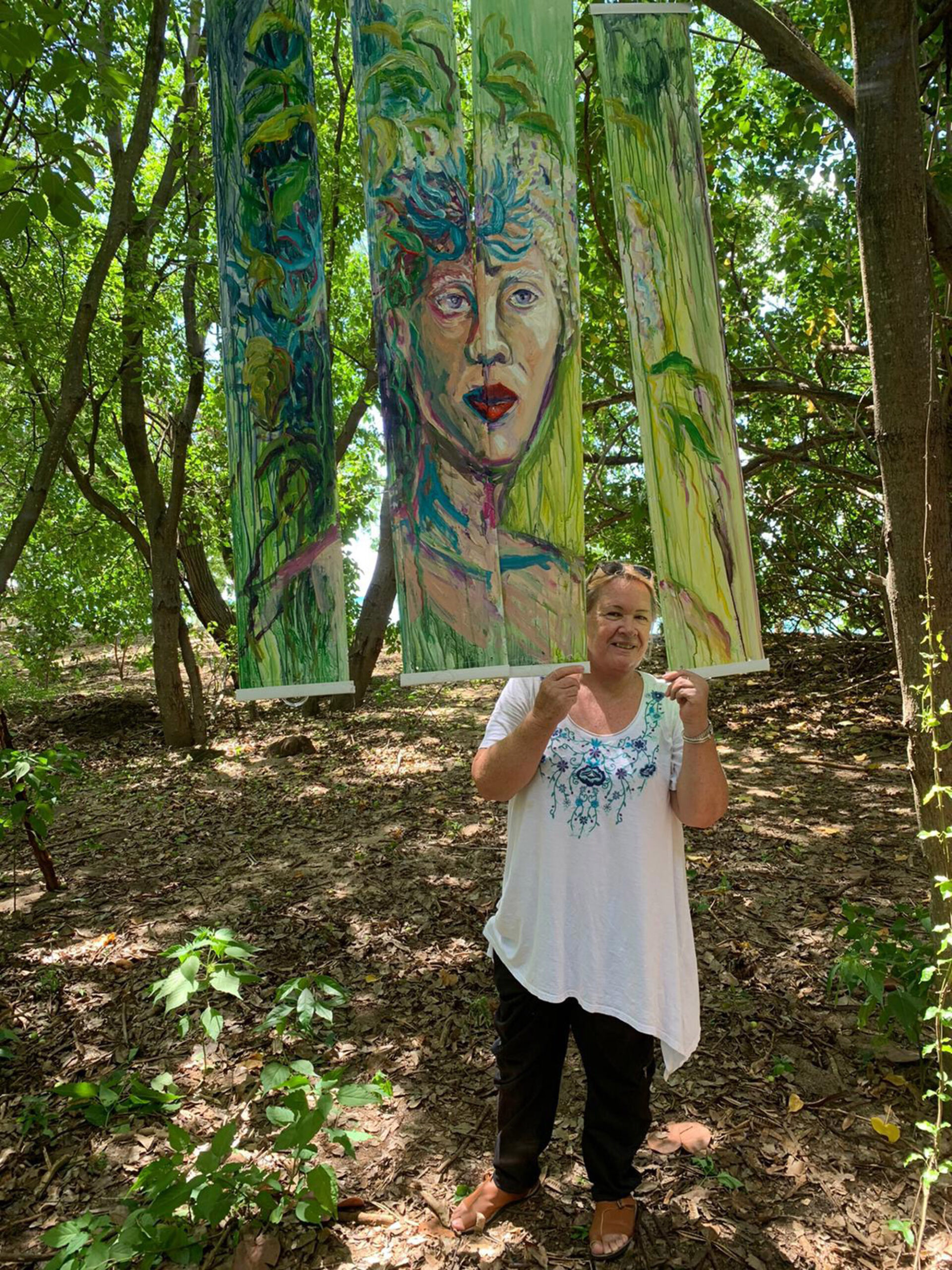 Artist Susan Mains - Laluna Boutique Hotel & Villas